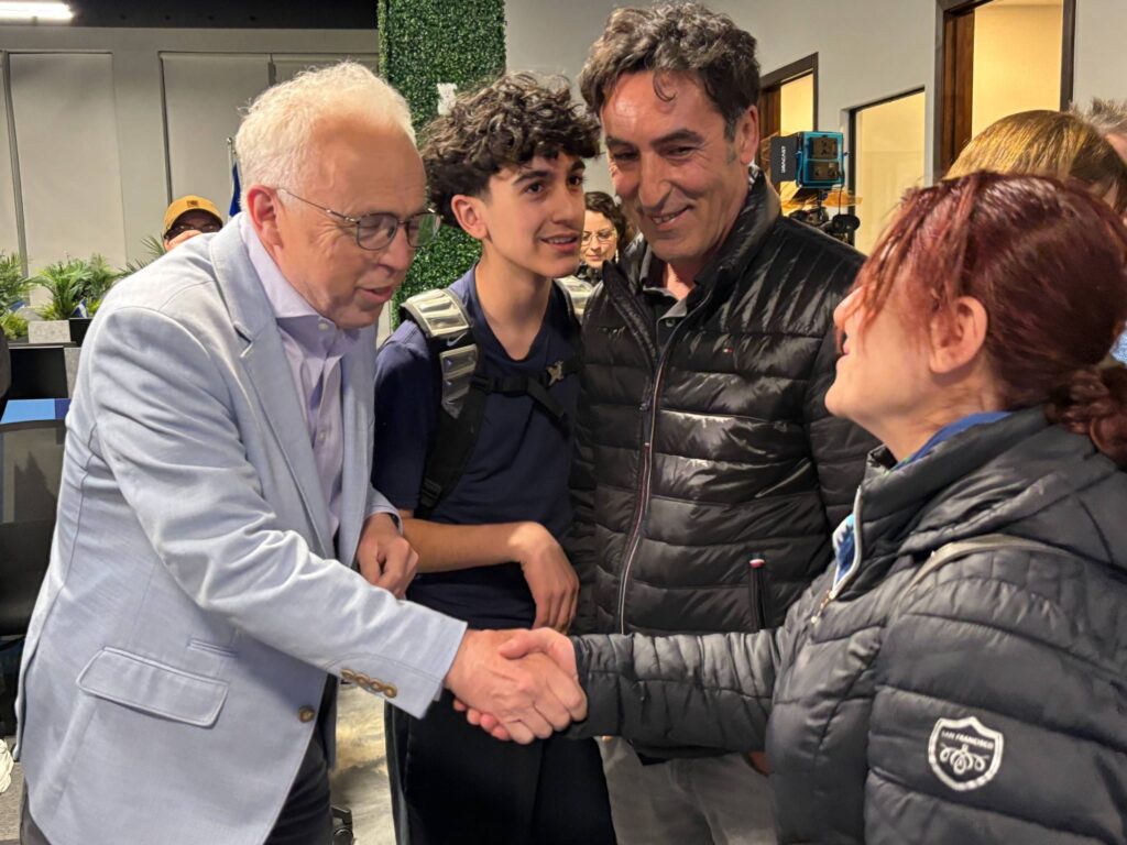 Longueuil-Saint-Hubert : Natilien Joseph mène une lutte serrée à Denis ...