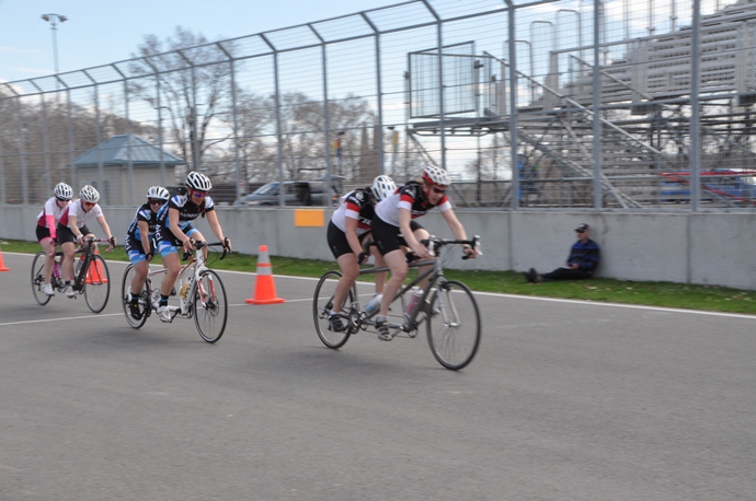 Des athlètes qui impressionnent en paracyclisme - Journal Le Courrier ...